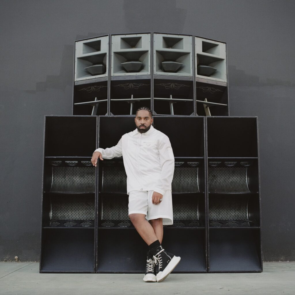 DIXSON Releases New Song 'Friends'